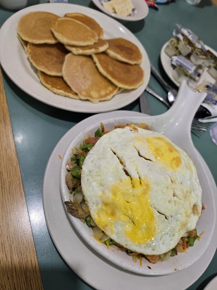 Apple Tree Family Restaurant - Family restaurant in Granite City, IL